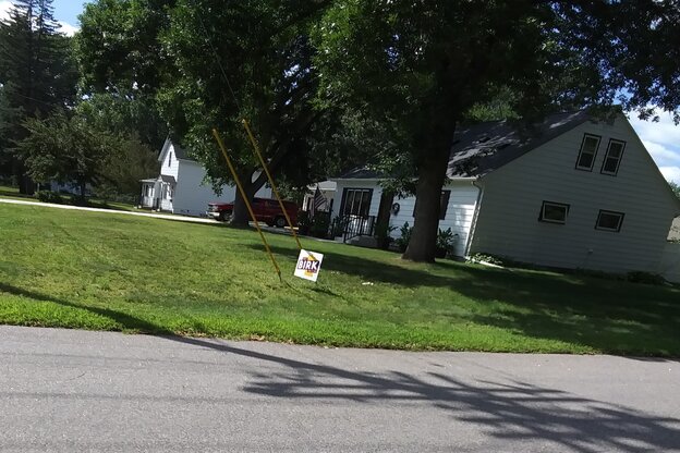 A lieutenant governor candidate doesn't seem to want his affiliation ...